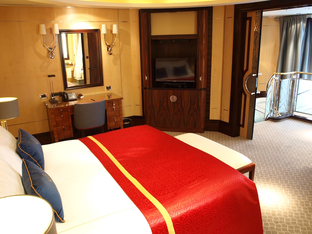 QM2 Photos - Chris Frame's Cunard Page: Cunard Line History, Facts, News