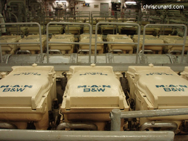 QE2 Photographs - Chris Frame's Cunard Page: Cunard Line History, Facts ...