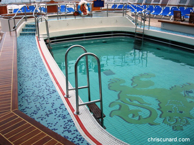 QE2 Photographs - Chris Frame's Cunard Page: Cunard Line History, Facts ...